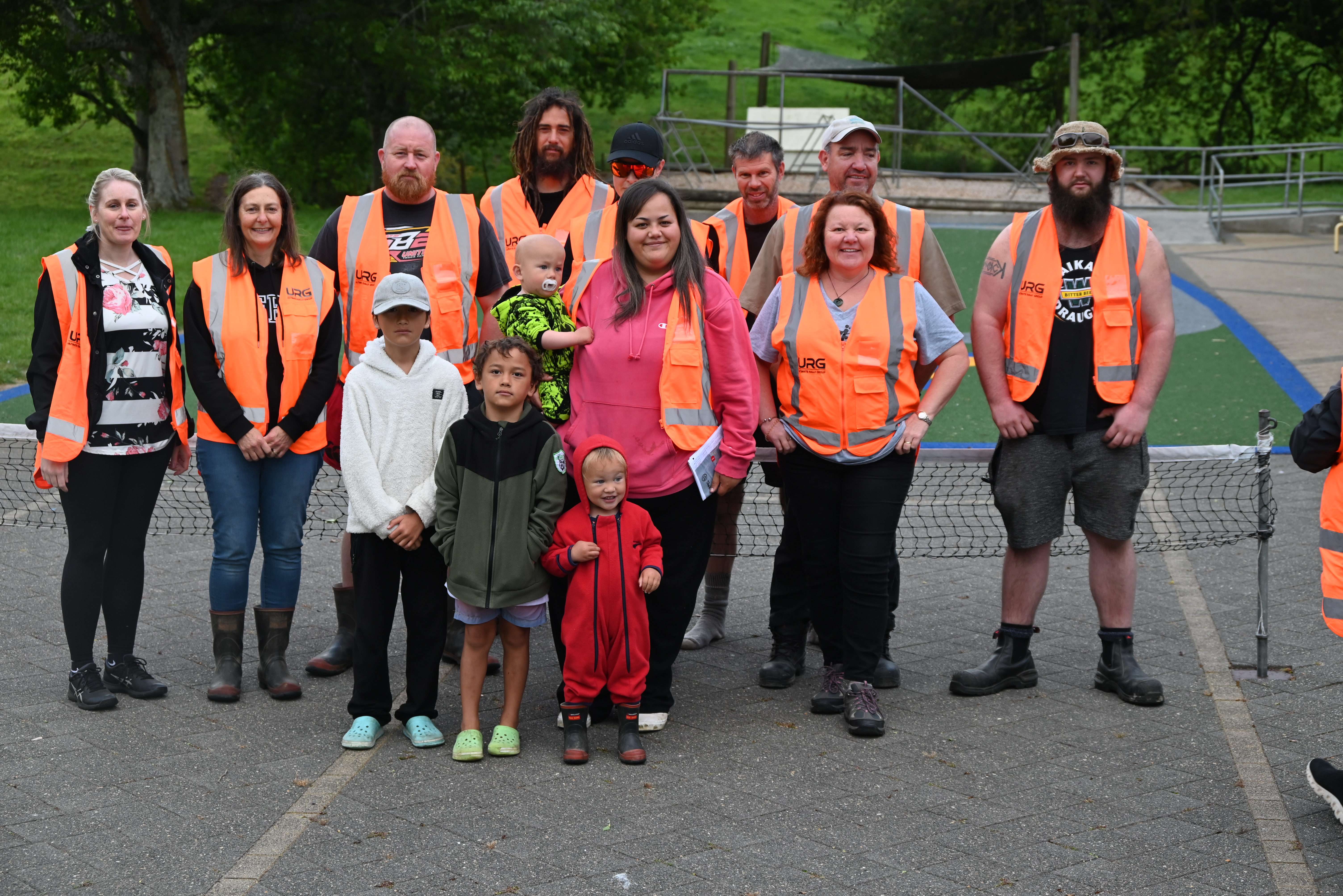 Volunteers rally around school | King Country News