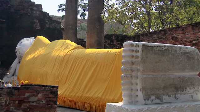 Thailand,The laying Buddha in Wat Yai Chaya Mongkol, Ayuthaya, 2000s ...