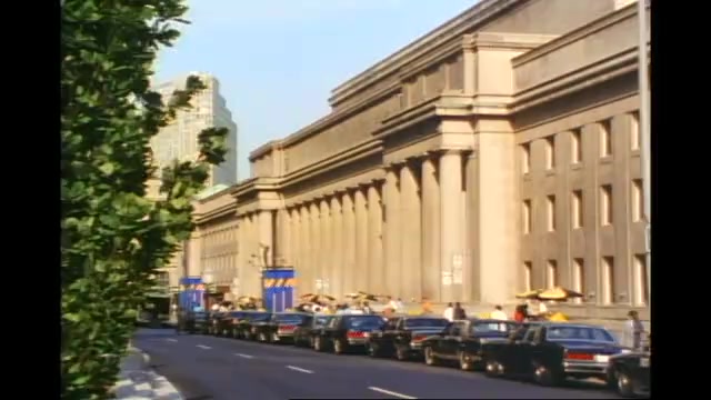 Union Station Toronto, traffic, main railroad station in Toronto ...
