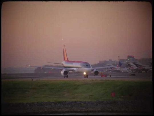 Northwest Airbus A320 and United Airlines Airbus A320, Washington DC ...
