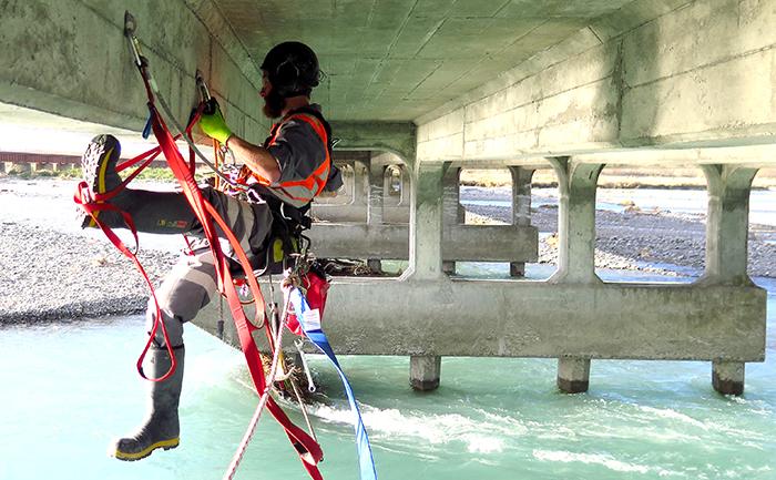 Hangin' under the bridge